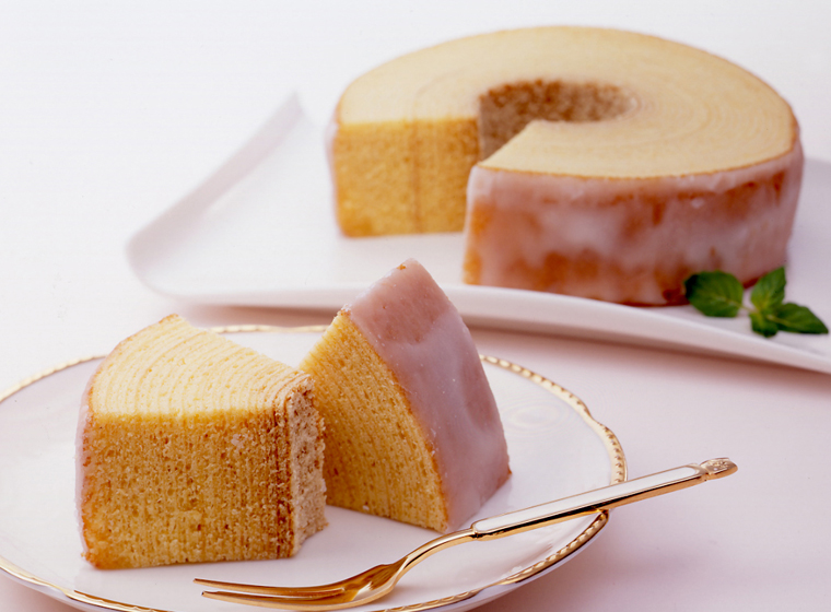 BAUMKUCHEN | Ring-shaped tree cake | K. Minamoto